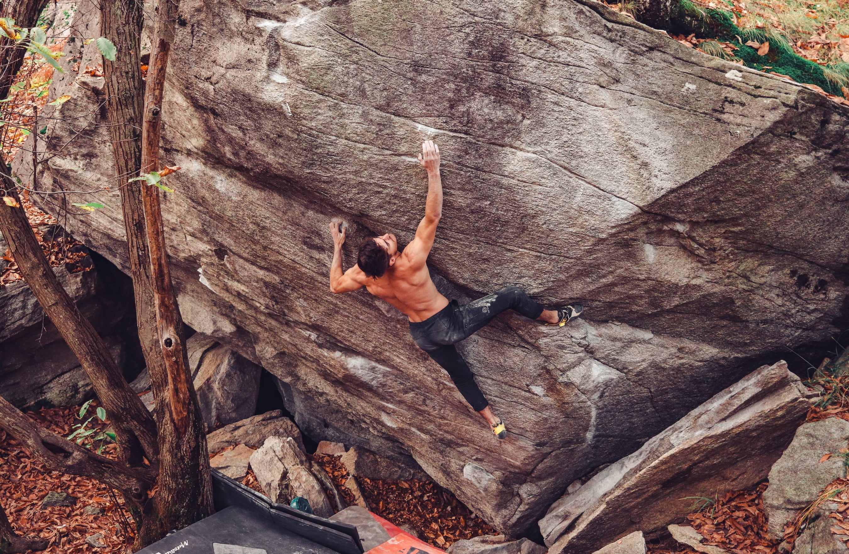 What is bouldering- Ultimate Guide to the Sport – 3RD ROCK